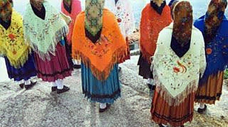 O Xaile | Trajes tradicionais portugueses - Folclore.PT