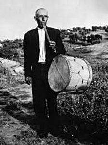 Caixa e Tamboril | Instrumentos musicais tradicionais - Folclore.PT