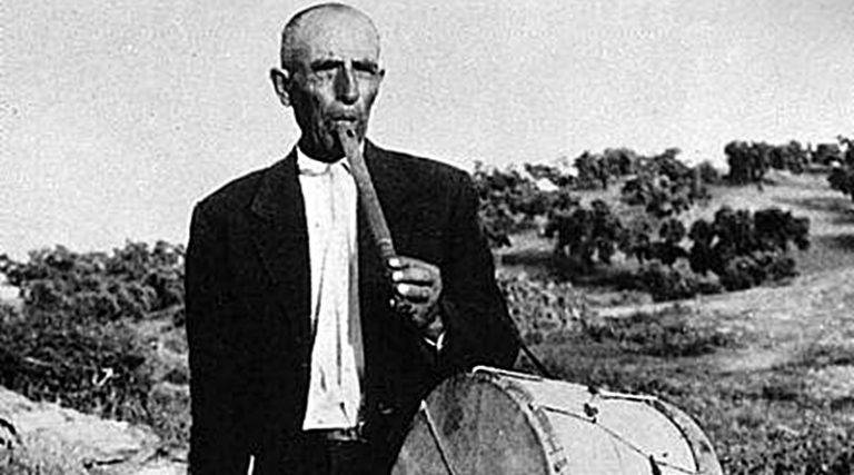 Caixa e Tamboril | Instrumentos musicais tradicionais - Folclore.PT